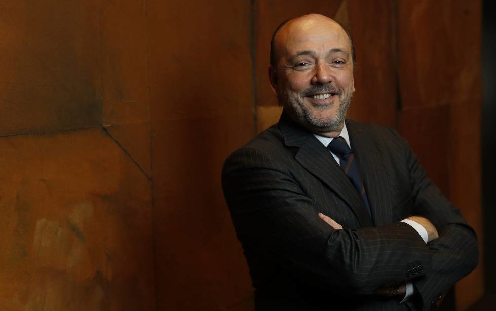 Monzón se examina en Prisa tras perder su batalla por 'españolizarla'