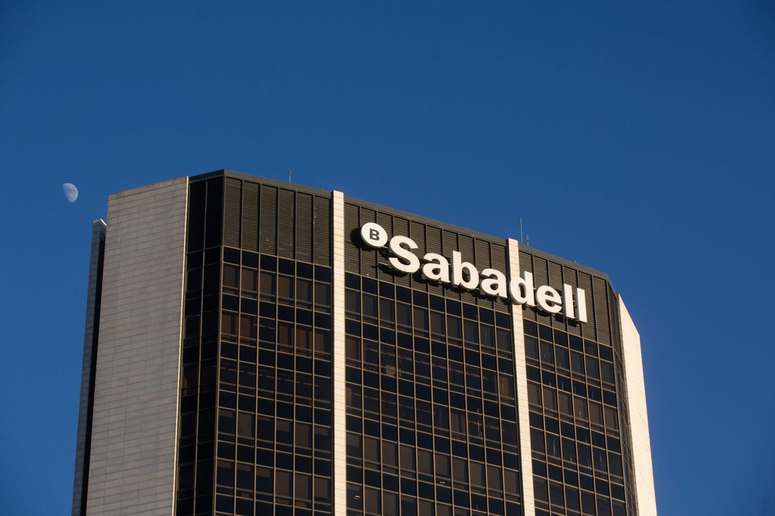 Banco Sabadell se libera del fantasma de BBVA y enfoca su estrategia en ...