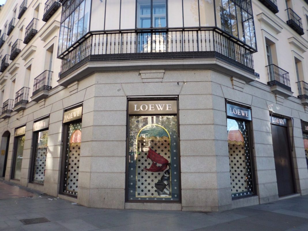 Loewe 180 aniversario: colección cápsula limitada que bate récords en ...