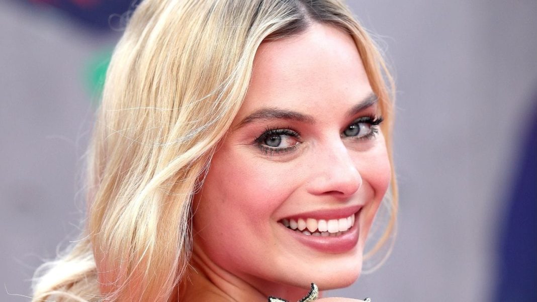 Margot Robbie se reinventa: estrena el flequillo más chic y trending de ...