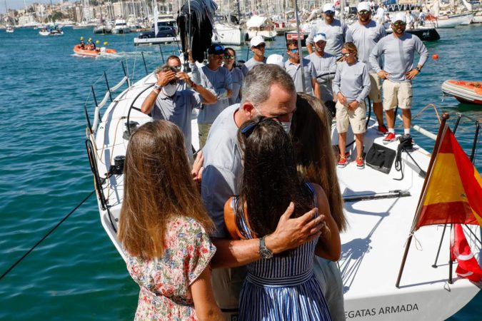Felipe VI presume de su gusto por los relojes: de los 4.000 euros al ...